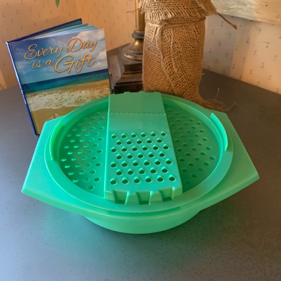 Tupperware | Kitchen | Vintage Tupperware Cheese Lettuce Grater Multi ...